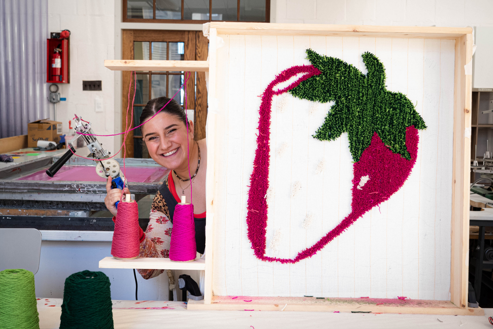 Rug tufting machines for hand carpet tufting